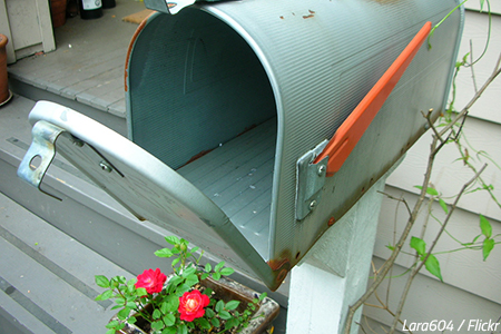 How to Change Address When Moving in 2025: Change of Address Checklist