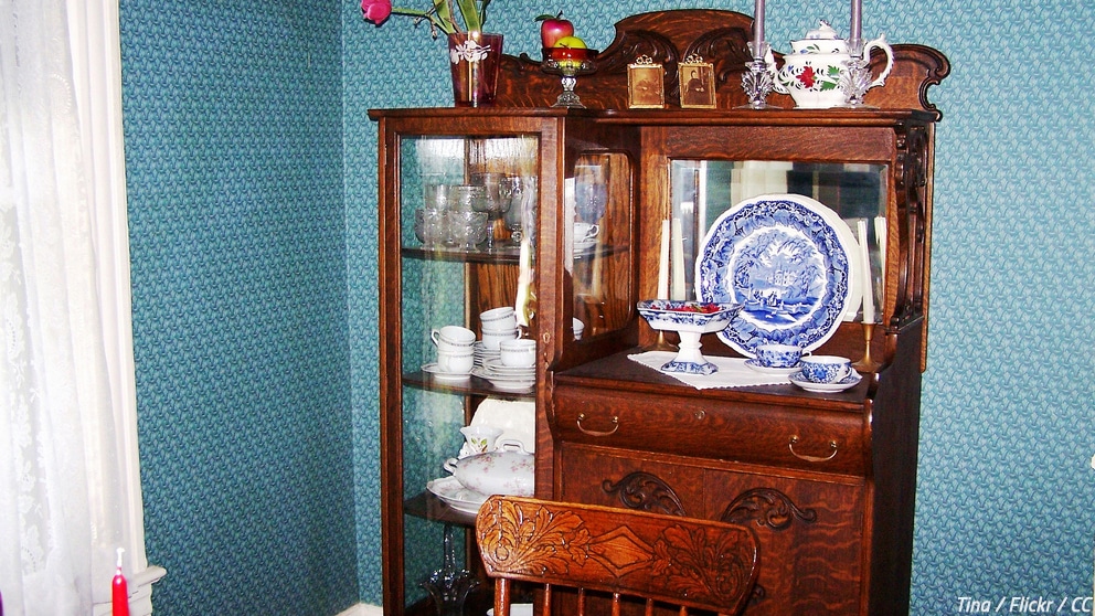 How to Move a China Cabinet: Step-By-Step Guide - MoveAdvisor