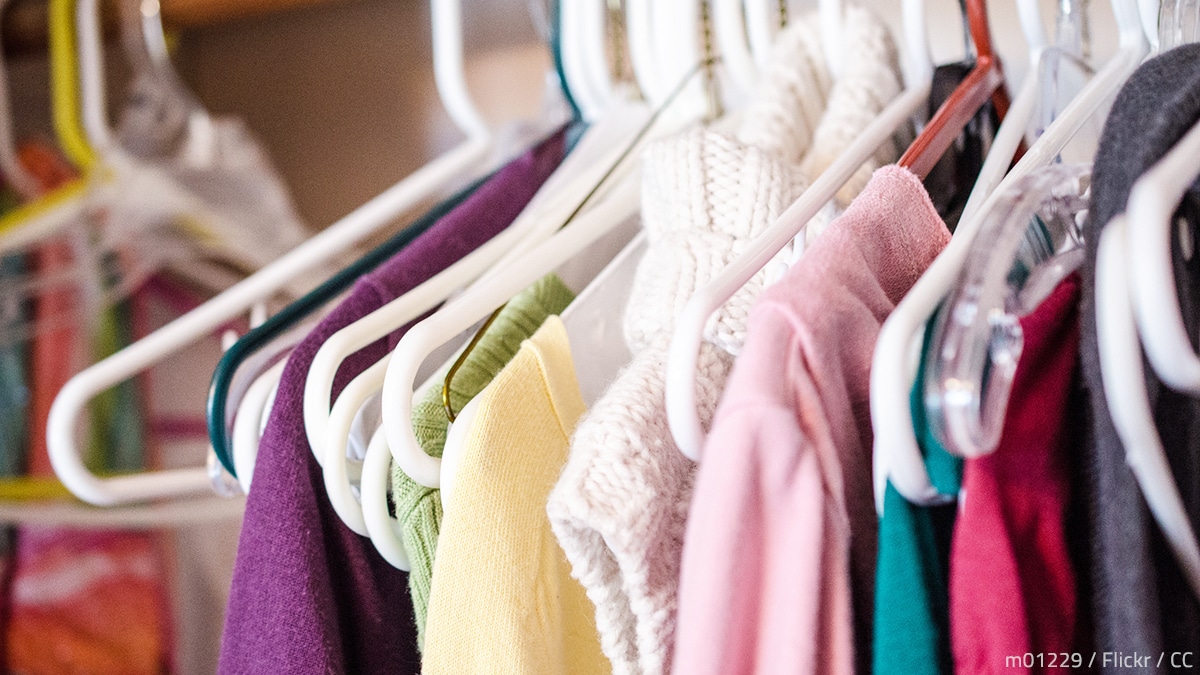 How to Pack Hangers and Hanging Clothes for Moving