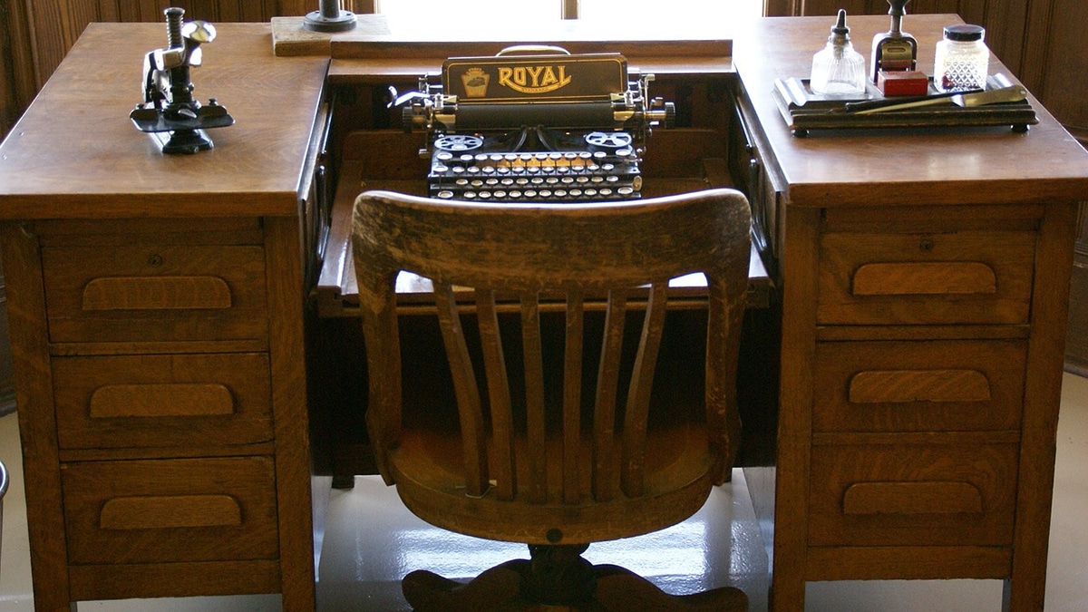 How to Move a Heavy Desk: Complete Step-By-Step Guide