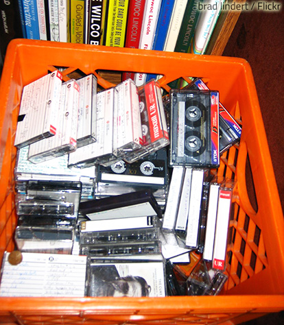 Alternative Packing Materials: How to Pack Without Boxes and Bubble Wrap