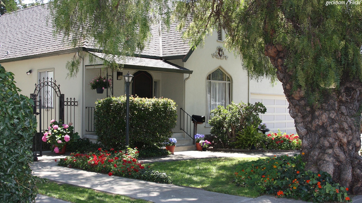 8 Tips for Moving Out of Parents' House: Moving Checklist
