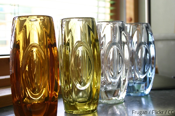 How to Pack Vases for Moving So That Everything Comes up Roses