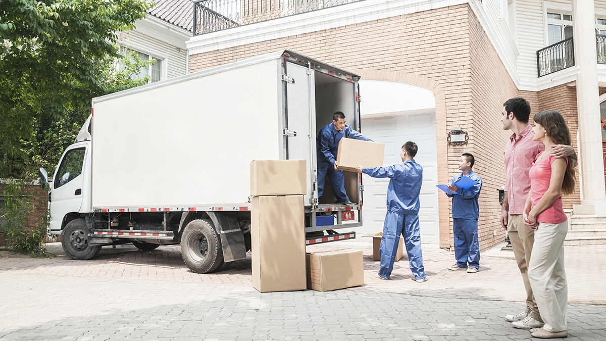 How Long Does It Take Movers to Load a Truck?