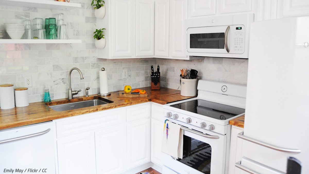 How to Pack Kitchen Appliances for Moving: Large and Small