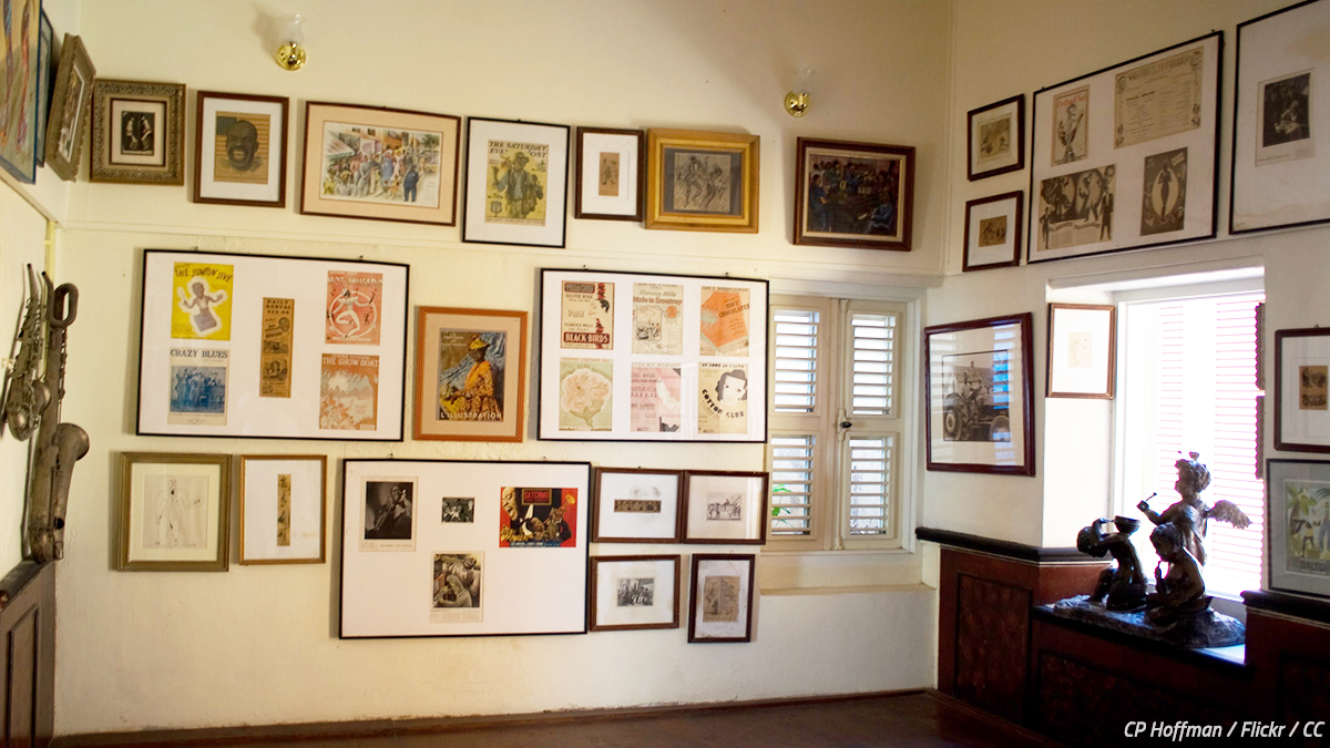 How to Pack Posters for Moving - MoveAdvisor